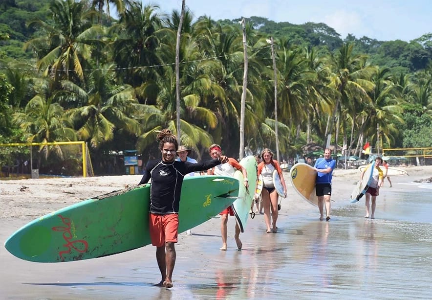 Chocos Surf School: The Ultimate Surfing Experience in Sámara Beach
